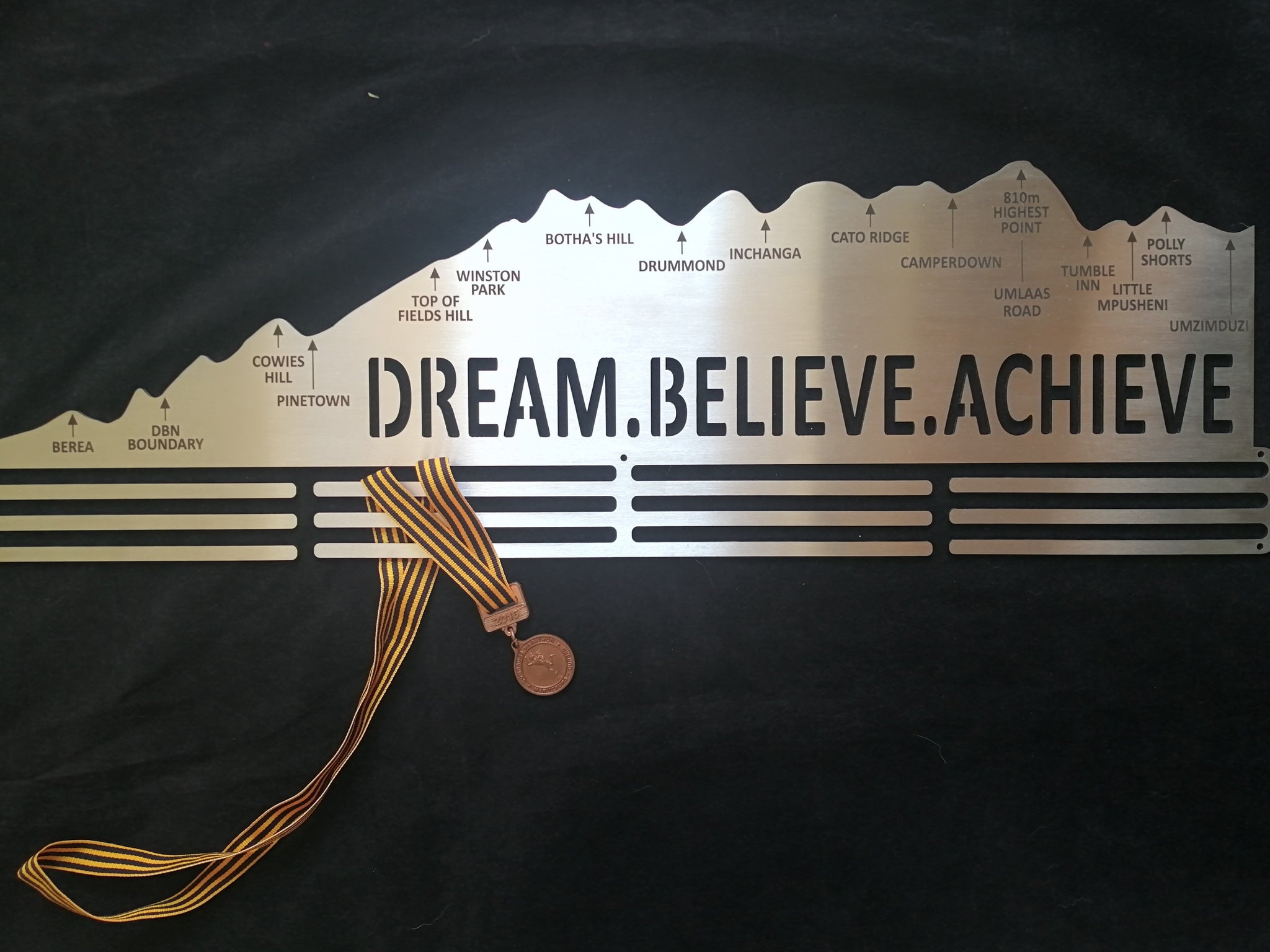 Comrades Marathon Medal Hanger - With engraving – SA Medal Hangers